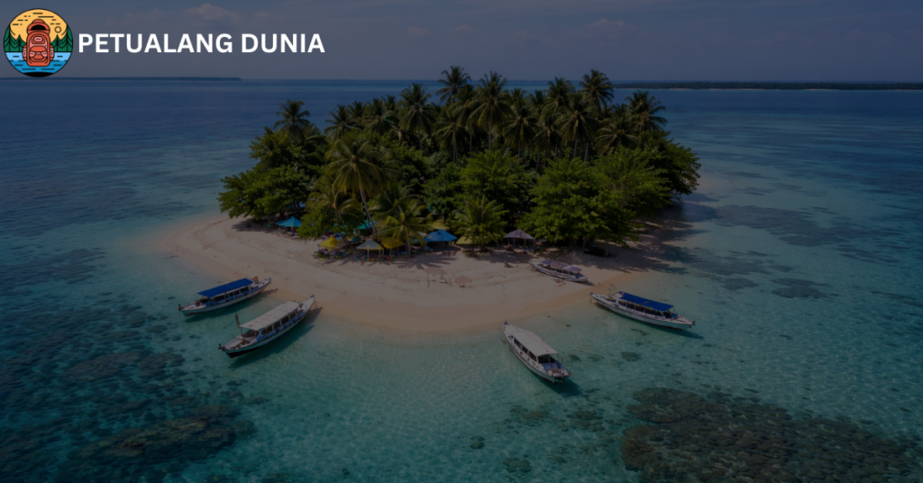 Pulau Semak Daun: Surga Tersembunyi di Tengah Lautan Indonesia ...